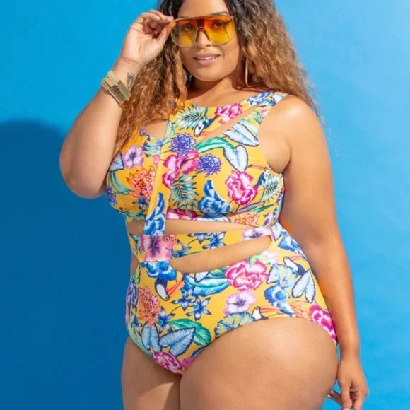 Plus Size Swimwear Monif C